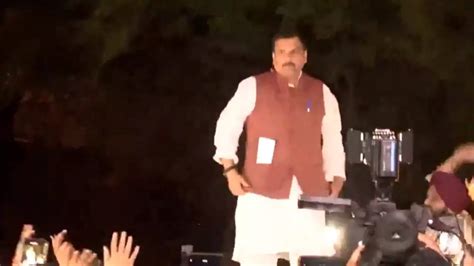 तिहाड़ जेल से बाहर आते ही गरजे संजय सिंह जेल के ताले टूटेंगे अरविंद