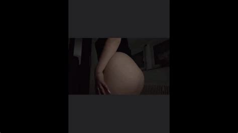 Una Hermosa Rubia Sacude Su Gran Trasero