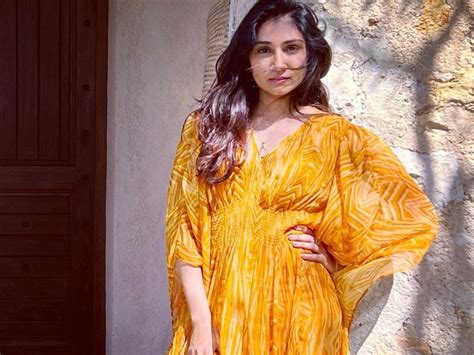 Sholay Sambha Beautiful Daughter Vinati Makijany Who Is Actor Producer