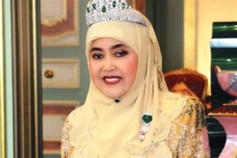 Inilah Sosok Hajah Saleha Ratu Terkaya Di Dunia Istri Sultan Hassanal
