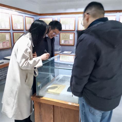 华北理工大学副校长齐西伟河北省建筑科学研究院海南分院院长郭建明参观我馆 发票博物馆