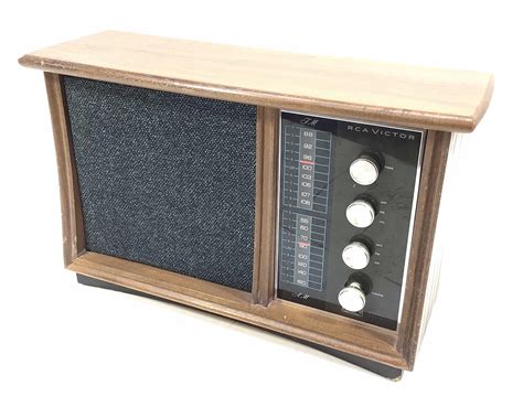 Lot Vintage Rca Table Radio