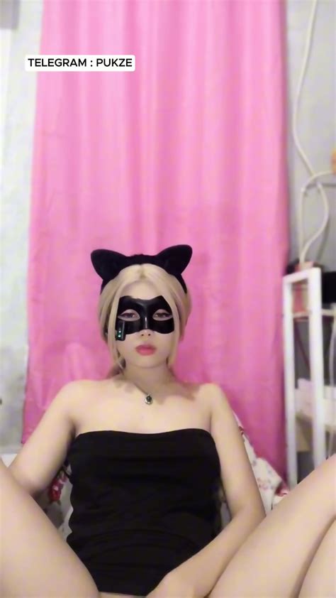 Pakai Topeng Hitam Cici Mendesah Santuy Dildo Pakai Topeng Hitam Cici Mendesah Santuy Dildo