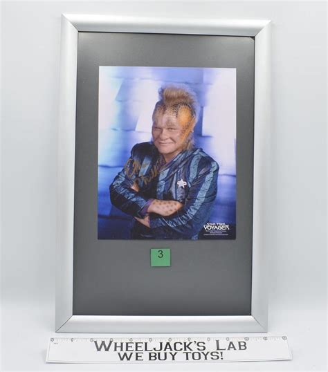 Neelix 3 Star Trek Voyager Ethan Phillips Autographed 8x10 Picture