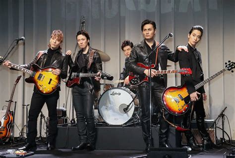 舞台「backbeat」の製作発表で、生演奏を披露したjuon、辰巳雄大、上口耕平、加藤和樹、戸塚祥太 スポニチ Sponichi