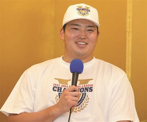 ＜祝勝会 Photo Gallery＞神宮の夜にビールが乱れ飛び！燕たち連覇の宴 野球コラム 週刊ベースボールonline