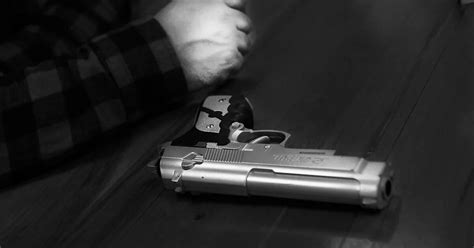 총을 가지고 노는 동안 청년은 안티오키아에서 15살 된 사촌을 죽였습니다 Infobae