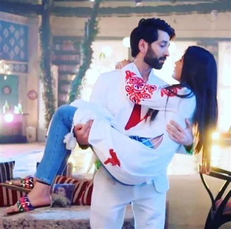 Kuch Toh Hai Tujhse Raabtacompleted Romantic Couple Dp Cute Love