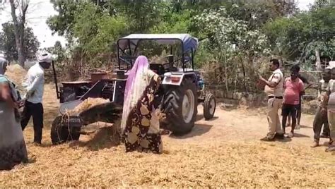 Sidhi accident news थरशर मशन म हथ फसन स यवक क हई मत