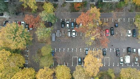 Parcările din sectorul 3 reguli noi Locurile nenominale vor costa 5 lei pe oră de luni până