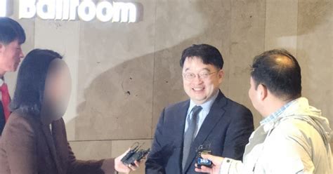긴장감 가득한 한미사이언스 주총이사 후보 이우현 Oci 회장 등장