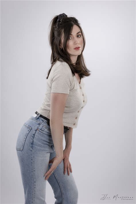 Ana Elle Fiche Artiste Artiste Interprètevoix Offauteur