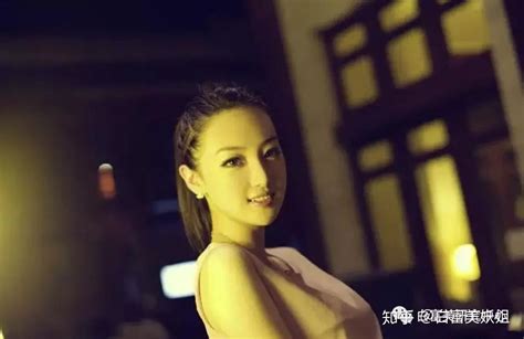 上海富二代最爱颜霸，被身价30亿男友骂退网，未婚生子，一手好牌打烂了？ 知乎