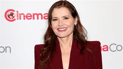 Beetlejuices Geena Davis 68 Reveals Fate In Movie Sequel At