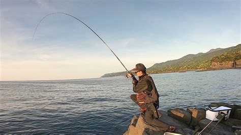 東伊豆の地磯でメジナ釣り カドカケもイガイガ根も入れず初めての磯へ。磯釣り グレ釣り フカセ釣り Mancing Mania Japan