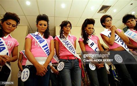 Putri Waria Photos And Premium High Res Pictures Getty Images