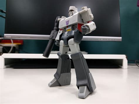 Transformers R E D Robot Enhanced Design Optimus Prime And Megatron In Hand Images