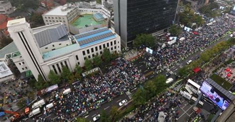 개천절 광화문광장 가득 메운 태극기 부대 시민 불편 극심