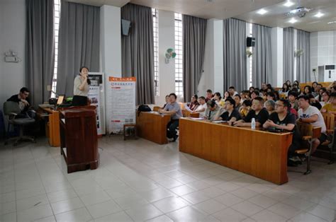 附中组织2017年国外大学联合招生宣讲会