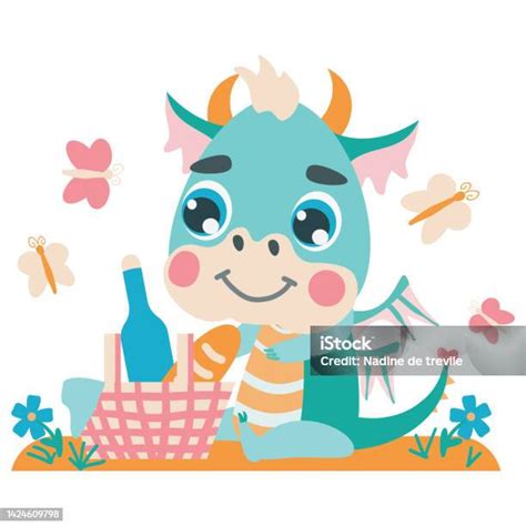 귀여운 녹색 용이 피크닉 바구니가있는 개간장에 앉아 있습니다 디자인 인쇄 인사말 카드 패턴을위한 플랫 만화 스타일의 벡터 일러스트레이션 환상적인 캐릭터 아기 드래곤 2024