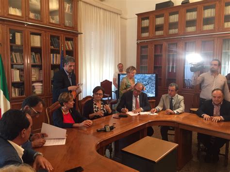 Catanzaro Firmata La Convenzione Tra Regione Ministero E Comune Per