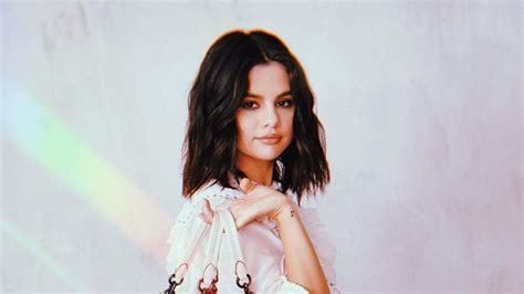 Unggah Selfie Tanpa Makeup, Foto Selena Gomez Disukai Lebih Dari 8 Juta Pengguna - Entertainment ...