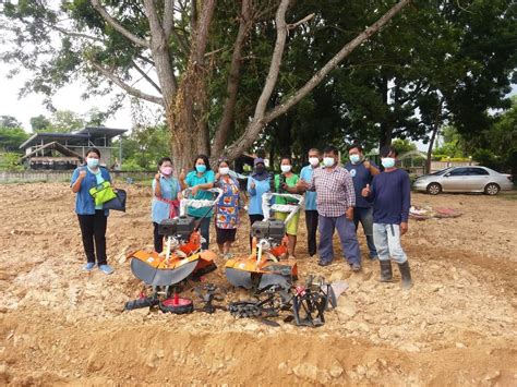 👏ขอขอบคุณกลุ่มแปลงใหญ่ที่ไว้วางใจเลือกใช้ฮิโนต้า👏 🚜รถพรวนดินช้างน้อย