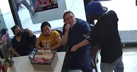 Man Attempts To Rob Nail Salon Gets Ignored By Everyone Huffpost Uk