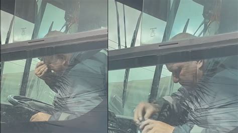 Conductor Del Sitp Se Dio Todo Un Chapuzón En Un Bus