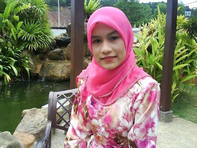 Awek Melayu Hot Berbaju Kurung Malay Girls In Traditional Dress Awekhot Blogspot Com Awekhot