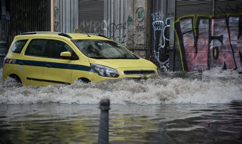 Temporal Provoca Alagamentos E Quedas De árvores No Rio Tvc16