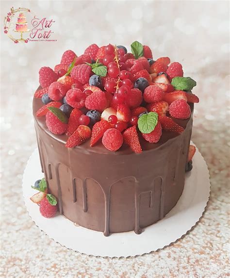 TORT CZEKOLADOWY Z OWOCAMI 1 Torty Bez Masy Cukrowej Drip Cake
