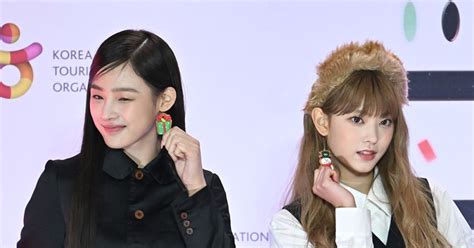 뉴진스 민지 해린 크리스마스 액세서리 어때요 [포토엔hd]