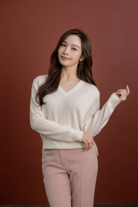 이민영 E채널 ‘솔로라서 합류10년 만에 예능 도전