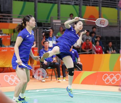 ジャパンオープンの女子ダブル：バドミントン 高橋礼華＆松友美佐紀 写真特集 リオ五輪・パラリンピック 2016：時事ドットコム