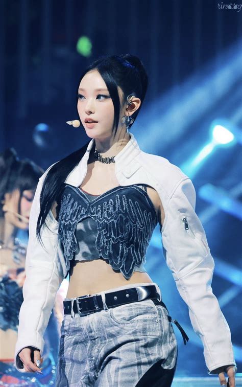 Pin by Arantxa Sánchez on New Jeans Stage outfits New jeans style Kpop fashion