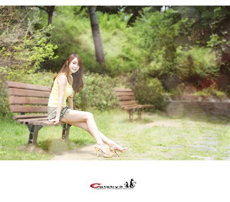 Kontes Seo Han Chae Yee Beautiful Outdoor Portrait