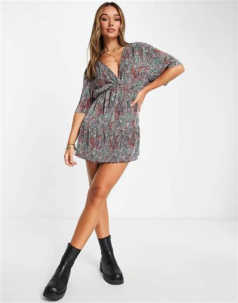 Asos Design Vestito Corto Plissé Con Fondo A Balze A Fiori Rosa Asos