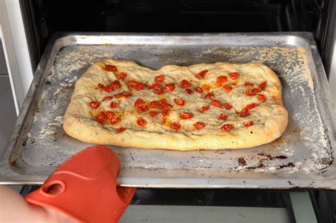 이탈리아 Focaccia 빵 만들기 건강에 좋지 않은 음식에 대한 스톡 사진 및 기타 이미지 건강에 좋지 않은 음식 건강한