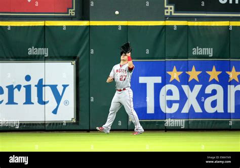 Houston Texas Usa 17th Apr 2015 Los Angeles Angels Outfielder Mike