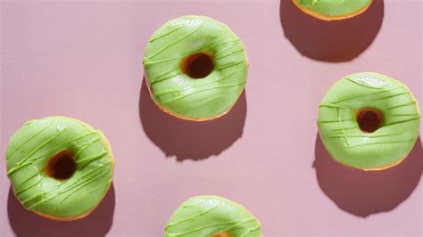 Homemade Baked Matcha Donuts Recipe With Matcha Glaze Nio Teas