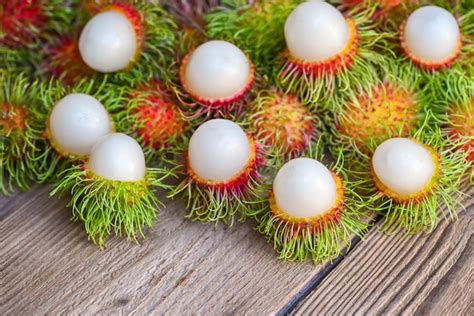 Fruta Tropical Dulce De Rambután Fresco Y Maduro Rambután Pelado Fruta