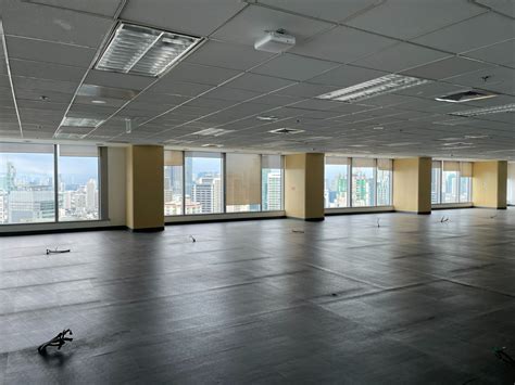 Kmc Pbcom Tower