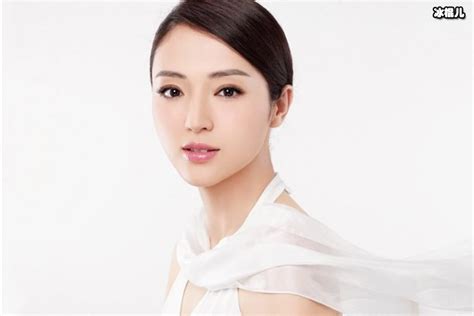 董璇发文为女儿庆生，女儿长相曝光网友表示和爸爸长得太像了！ 明星 冰棍儿网