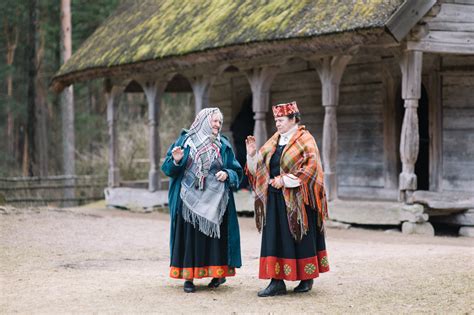 Bārtas Tautas Tērps LatvieŠu Tautas TĒrpi Latvian Folk Costumes
