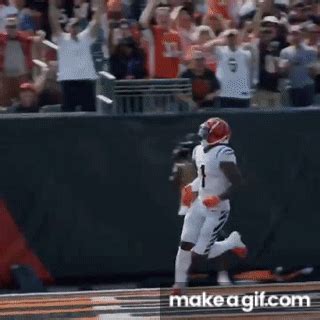 Jamarr Chase Does Griddy After Scoring First Nfl Touchdown Celebrates