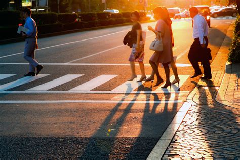 大手企業の冬のボーナスが史上最高に。20〜30代に｢景気が良くなった｣実感はないけれど Business Insider Japan