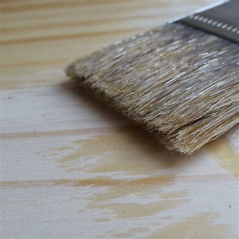 Les techniques pour enlever de la peinture sur du bois L Atelier par Brico Privé