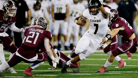 High School Football Broken Arrows Quintevin Cherry Accepts Role To