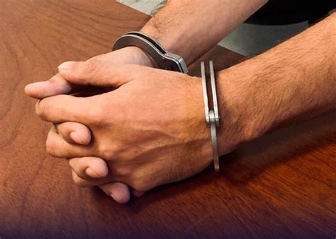 Capturan a sujeto por intentar refrendar una licencia falsa de portación de arma Diario La Página